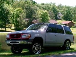 LowIllusionsXs 1998 Ford Explorer
